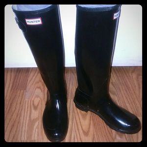 Hunter Shoes | Iso Burgundy Red Or Green Boots | Poshmark